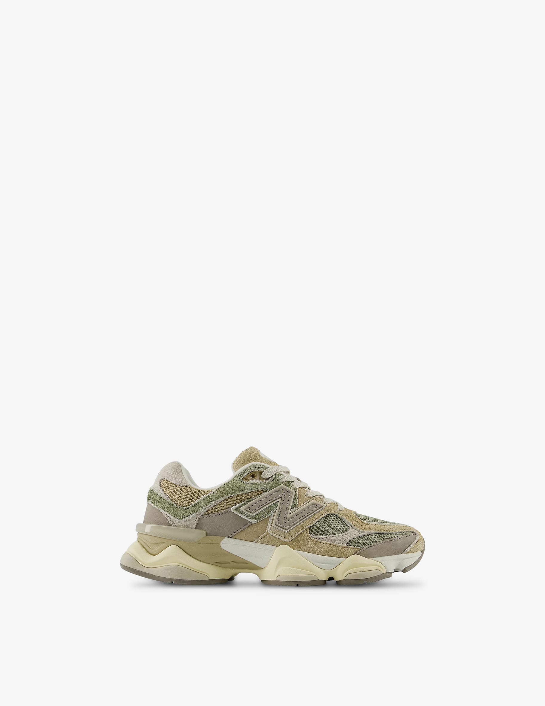 Shop New Balance Suede mesh sneakers on Rinascente