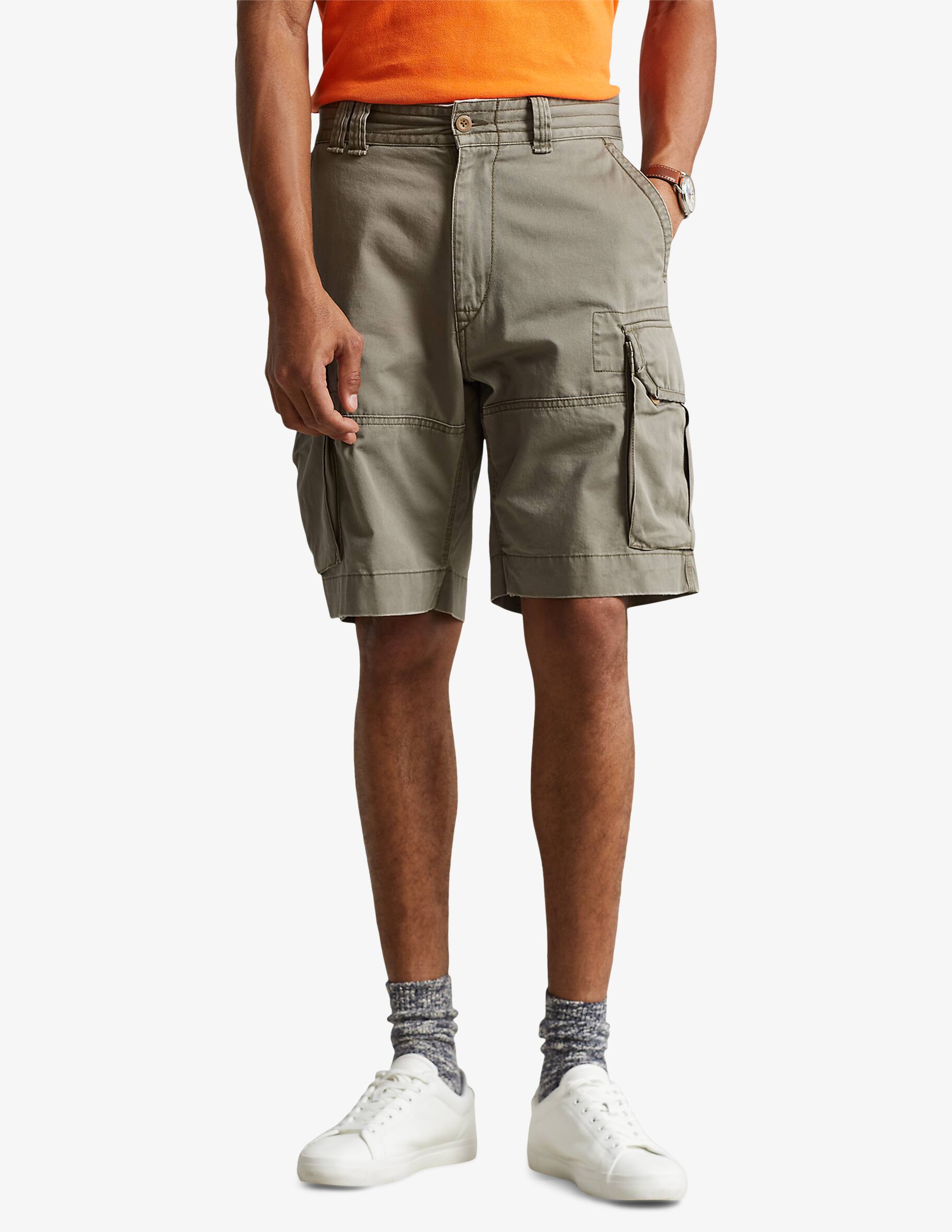 Shop Polo Ralph Lauren Bermuda cargo pants on Rinascente
