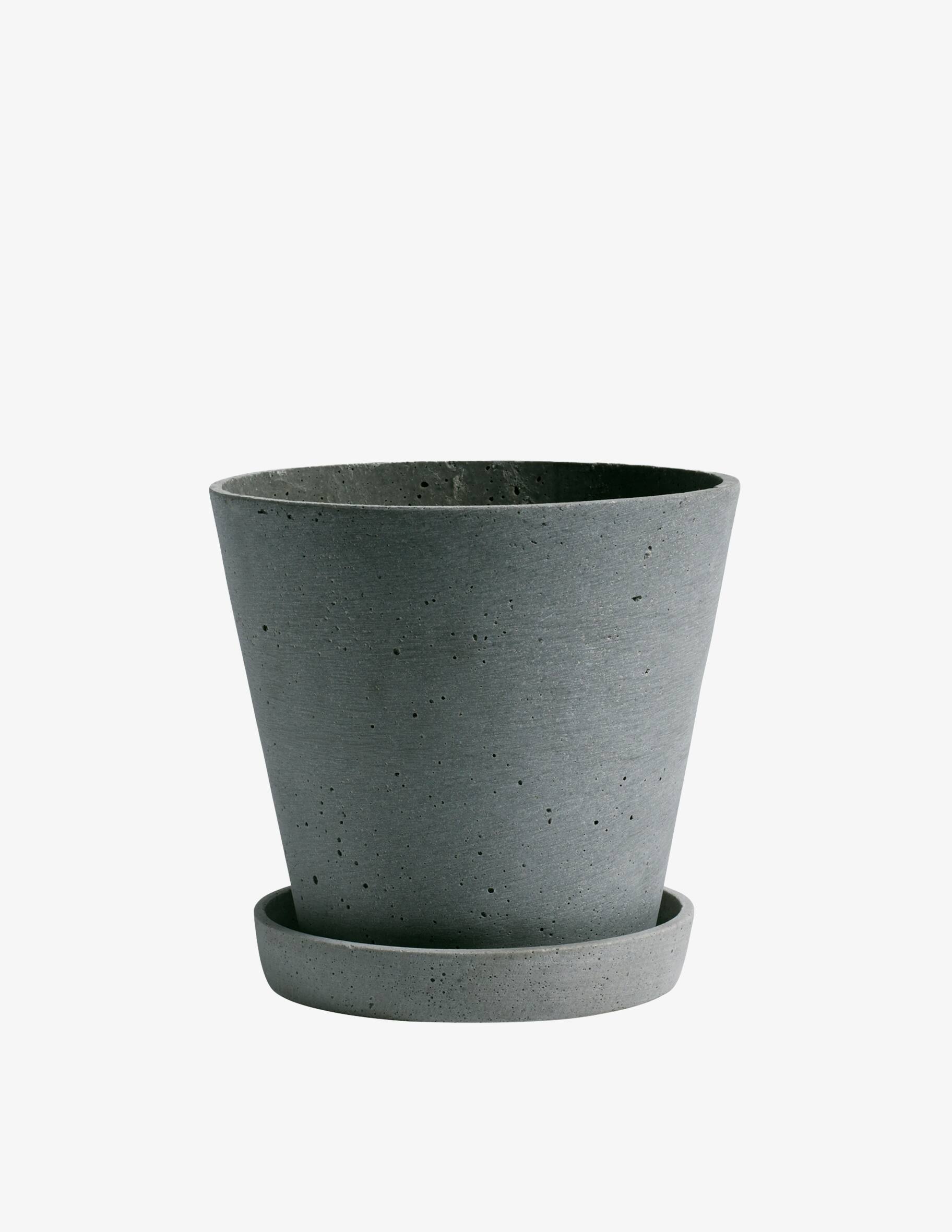 Shop Hay Flowerpot with Saucer L Vase - Green on Rinascente