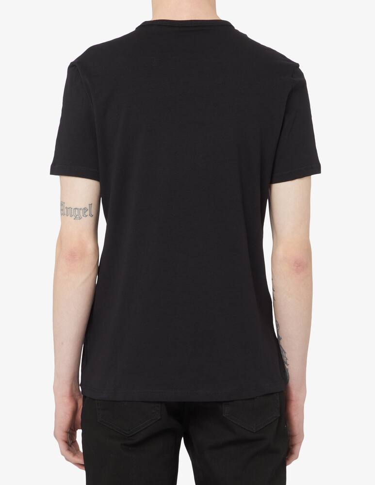 Shop Guess Maksim t-shirt on Rinascente