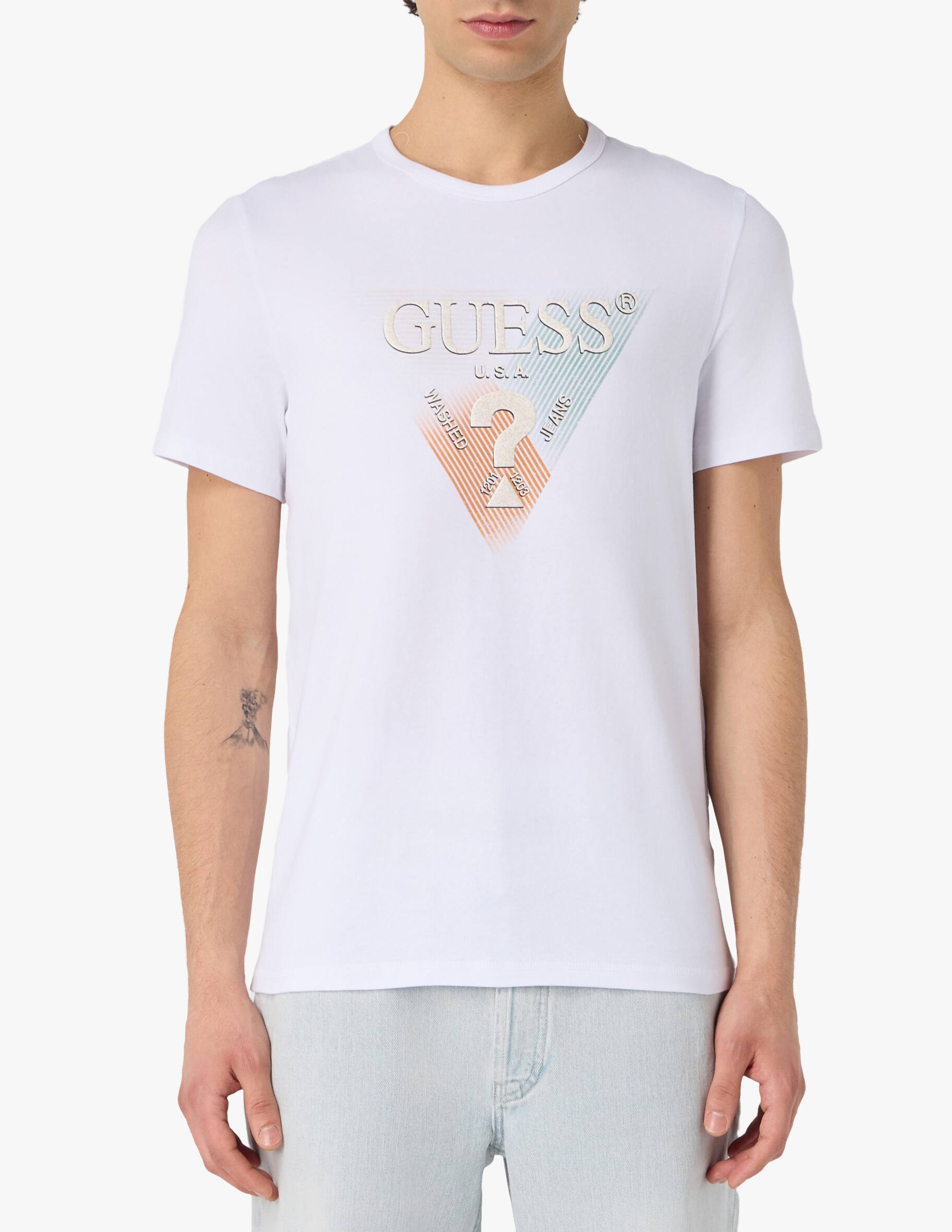 Acquista Guess T-shirt triangolo gommato su Rinascente