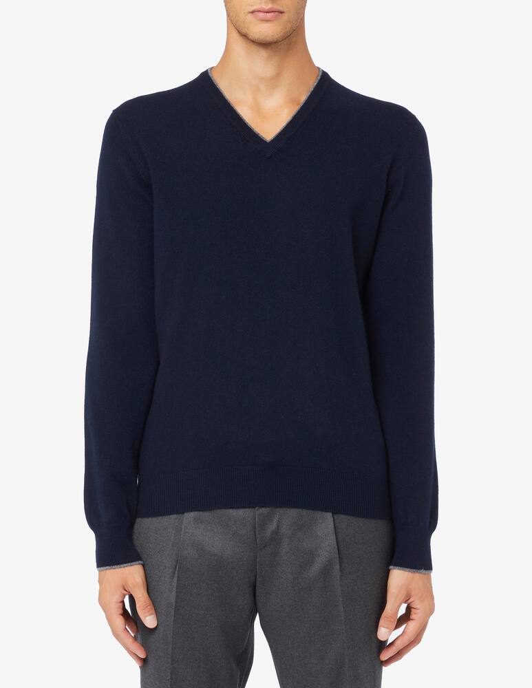 Acquista Pure Cashmere Maglia scollo a v con toppe su Rinascente
