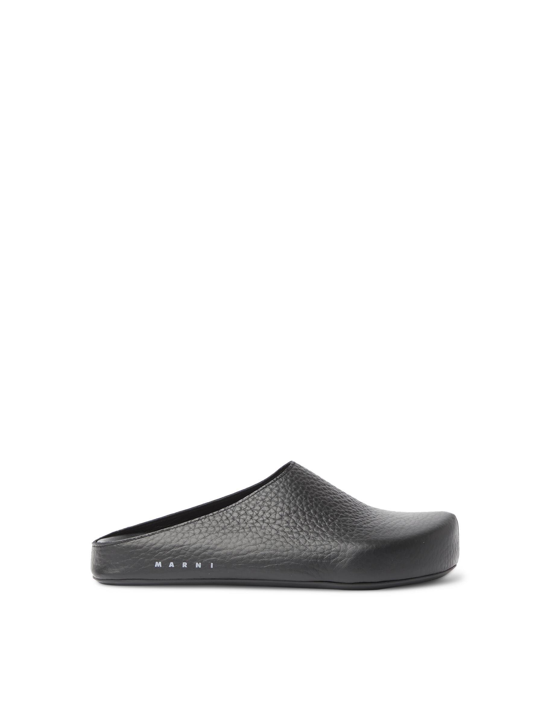Shop Marni Sabot black - black on Rinascente