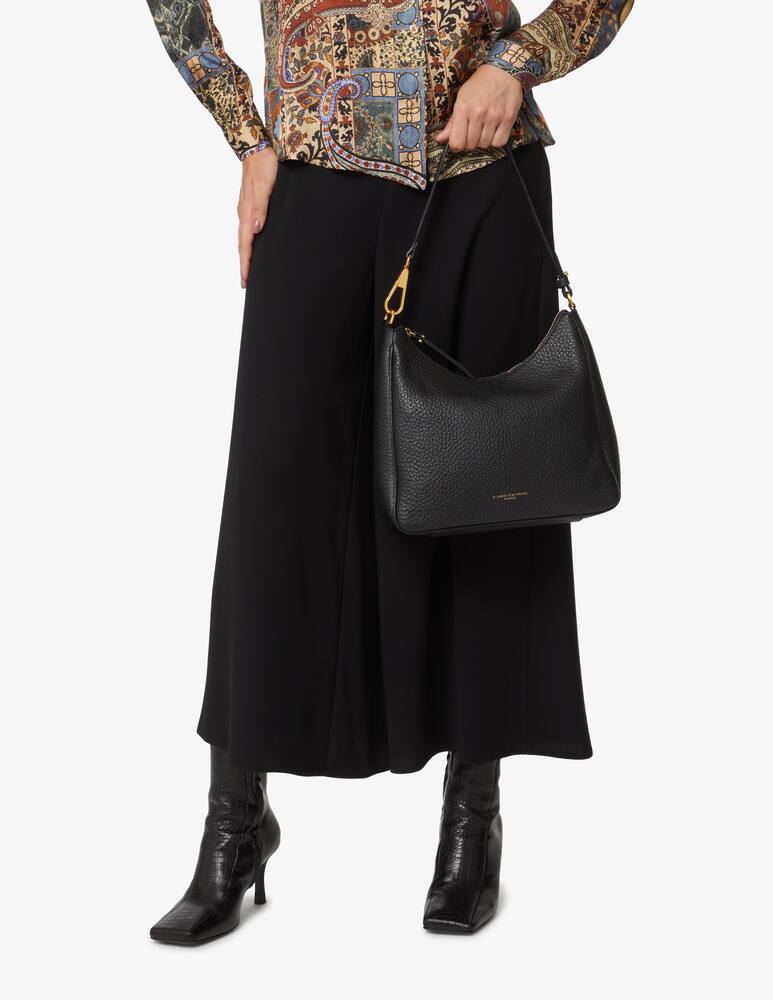 Shop Gianni Chiarini Firenze Brooke shoulder bag - Black on Rinascente