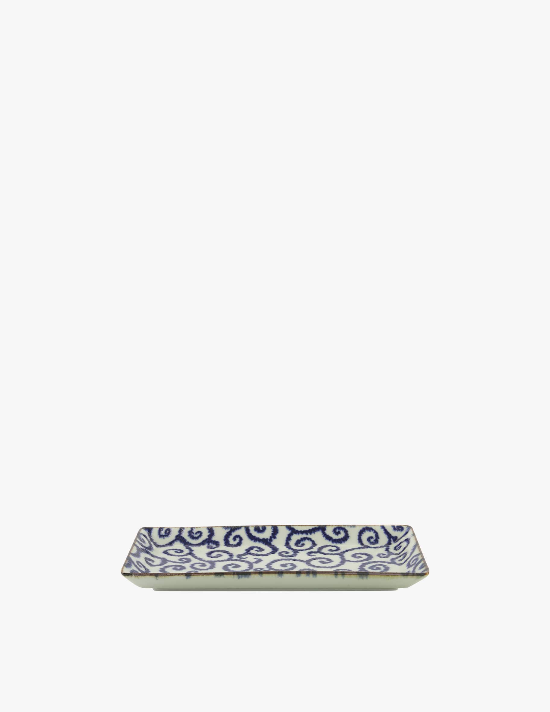 Shop TOKYO design studio Ten Karakusa Plate - Blue on Rinascente