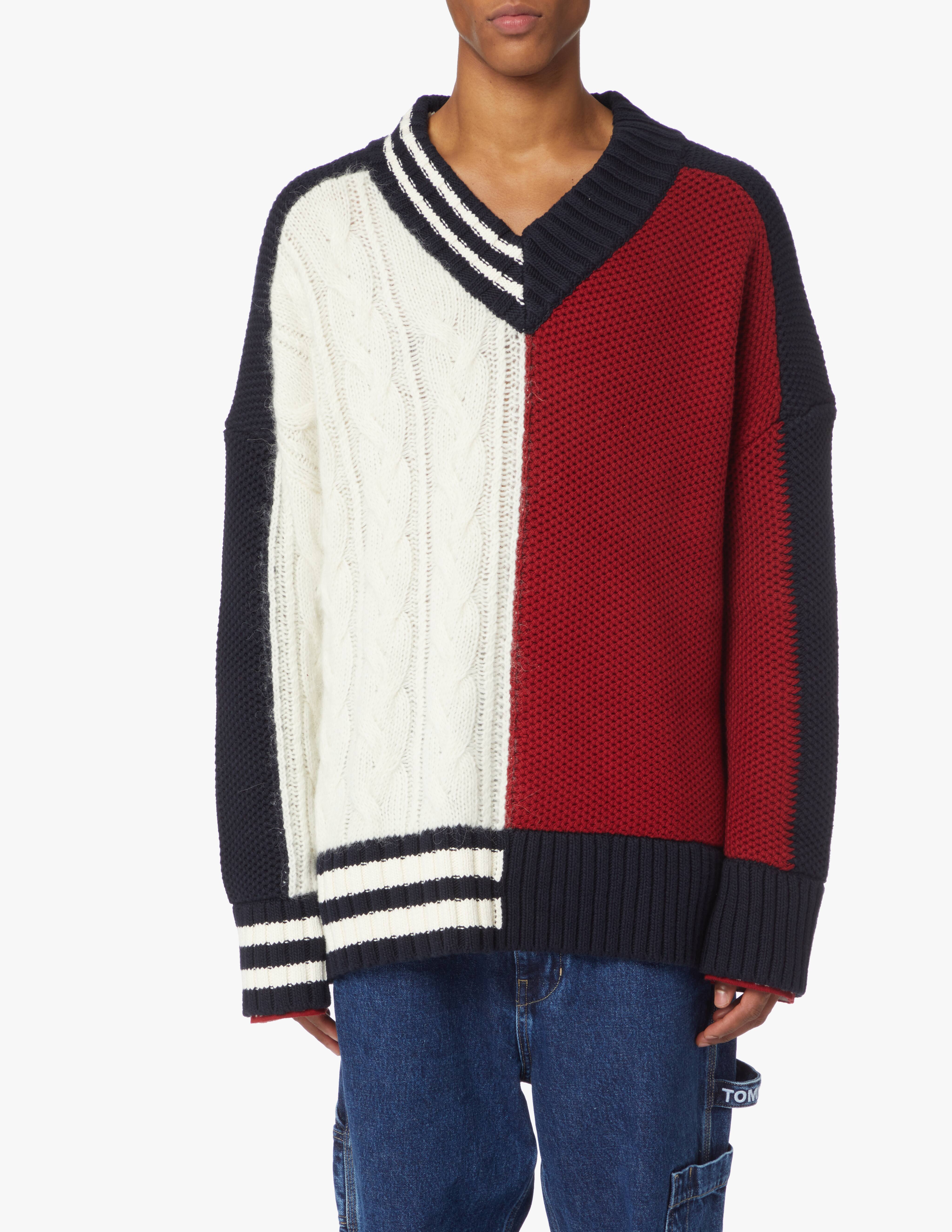 Acquista Tommy Hilfiger Maglia tennis scollo a v bandiera th - blu su ...